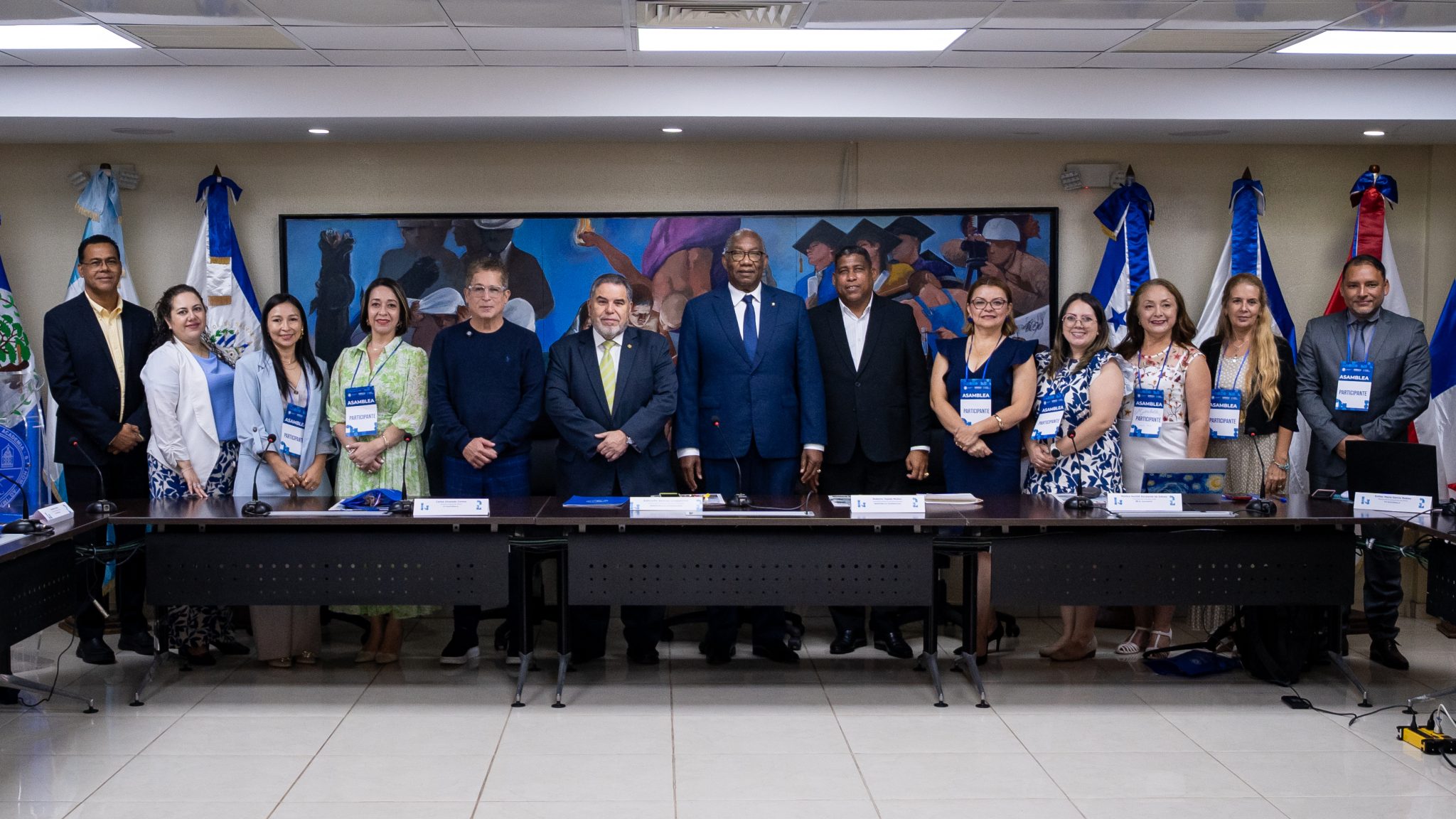 Iván Ruiz, director general de RTVD, aborda rol de la TV pública en la ...